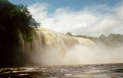 Canaima Lagoon and El Sapo Falls